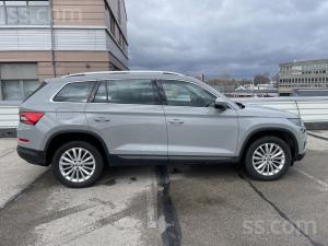 Серый Шкода Kodiaq 2019 в Рига, объемом двигателя 2.00 л и пробегом 143 тыс. км за 23000 €, фото  на AUTOMOTO.COM.LV