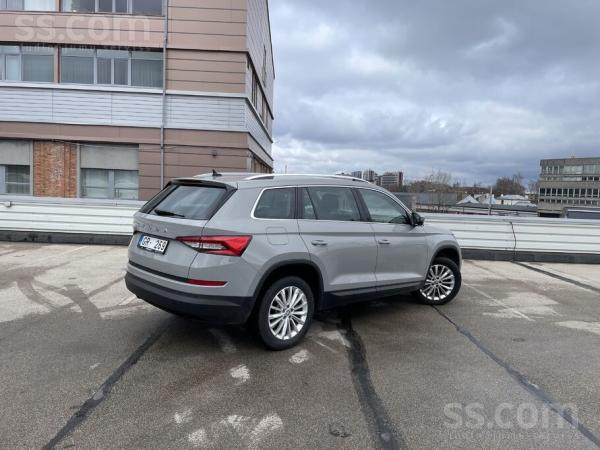 Grey Skoda Kodiaq 2019 in Riga, with an engine capacity of 2.00 L and mileage of 143 thousand km for 23000 €, photo 4 on AUTOMOTO.COM.LV