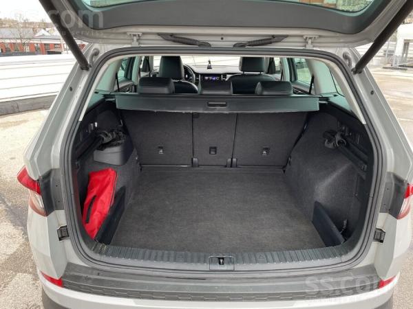 Grey Skoda Kodiaq 2019 in Riga, with an engine capacity of 2.00 L and mileage of 143 thousand km for 23000 €, photo 5 on AUTOMOTO.COM.LV