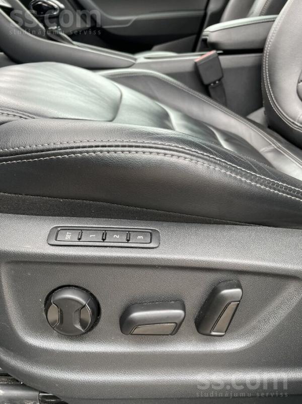 Grey Skoda Kodiaq 2019 in Riga, with an engine capacity of 2.00 L and mileage of 143 thousand km for 23000 €, photo 10 on AUTOMOTO.COM.LV