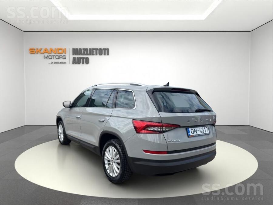 Grey Skoda Kodiaq 2019 in Riga, with an engine capacity of 2.00 L and mileage of 144 thousand km for 21490 €, photo 5 on AUTOMOTO.COM.LV