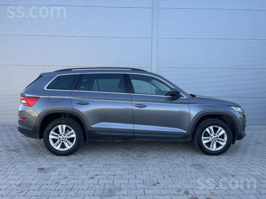 Grey Skoda Kodiaq 2019 in Jekabpils, with an engine capacity of 1.50 L and mileage of 269 thousand km for 15800 €, photo 5 on AUTOMOTO.COM.LV