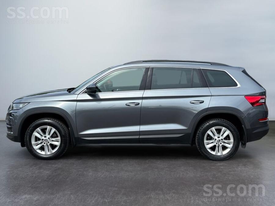 Grey Skoda Kodiaq 2019 in Riga, with an engine capacity of 1.50 L and mileage of 106 thousand km for 18700 €, photo 3 on AUTOMOTO.COM.LV