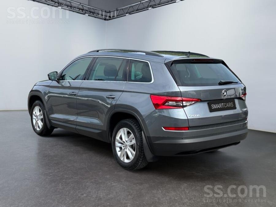 Grey Skoda Kodiaq 2019 in Riga, with an engine capacity of 1.50 L and mileage of 106 thousand km for 18700 €, photo 4 on AUTOMOTO.COM.LV