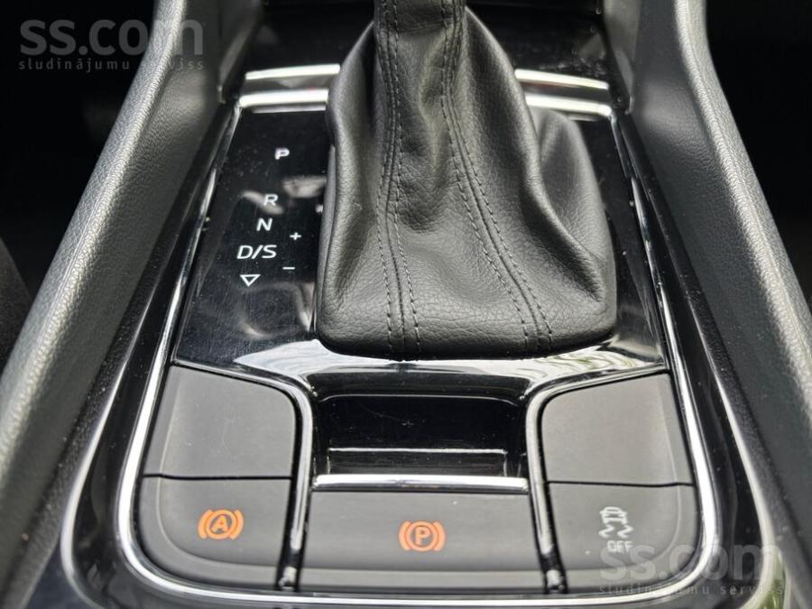 Grey Skoda Kodiaq 2019 in Riga, with an engine capacity of 1.50 L and mileage of 106 thousand km for 18700 €, photo 17 on AUTOMOTO.COM.LV