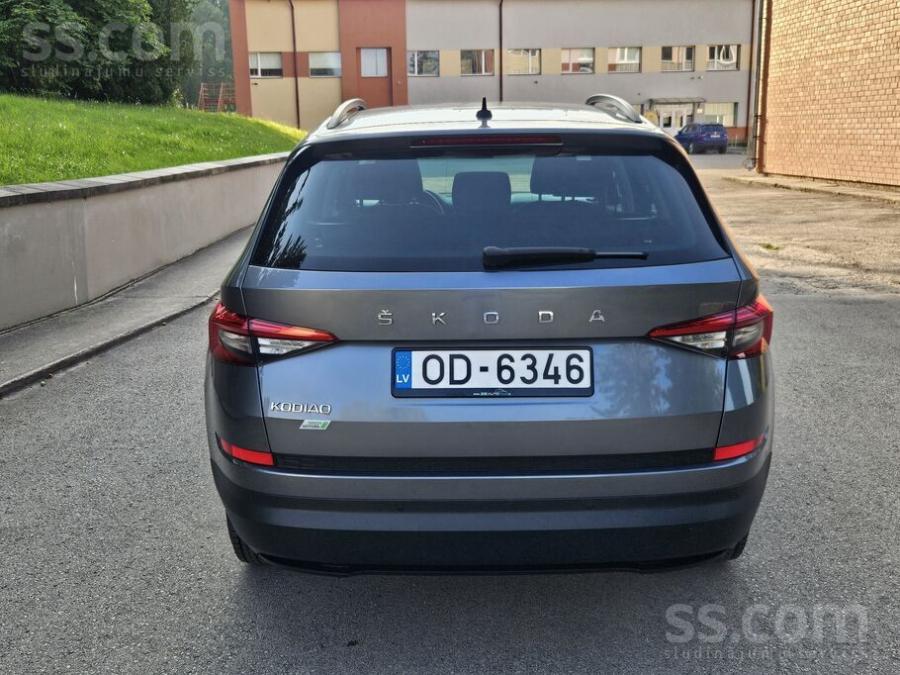 Grey Skoda Kodiaq 2019 in Jekabpils, with an engine capacity of 1.50 L and mileage of 269 thousand km for 15490 €, photo 10 on AUTOMOTO.COM.LV