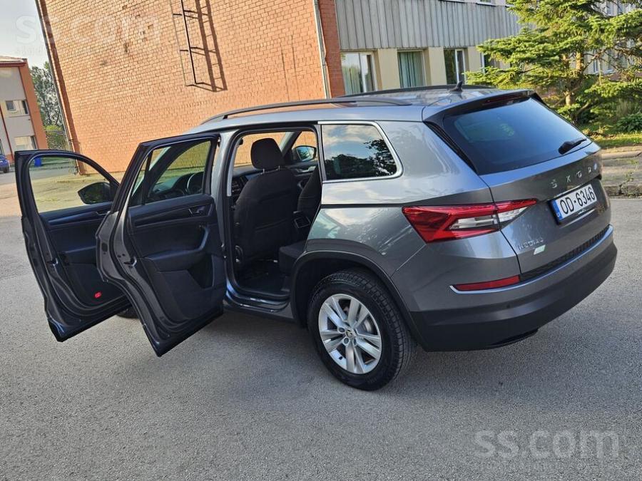 Grey Skoda Kodiaq 2019 in Jekabpils, with an engine capacity of 1.50 L and mileage of 269 thousand km for 15490 €, photo 19 on AUTOMOTO.COM.LV