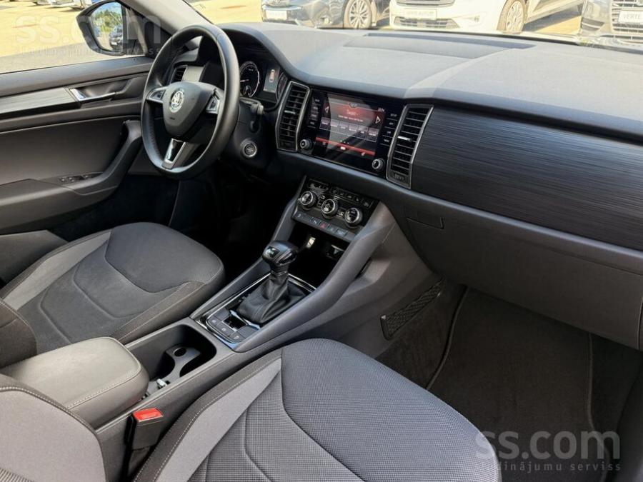 Pelēks Skoda Kodiaq 2019 Rīga, ar dzinēja tilpumu 1.50 L un nobraukumu 87 tūkst. km par 20490 €, foto 10 vietnē AUTOMOTO.COM.LV