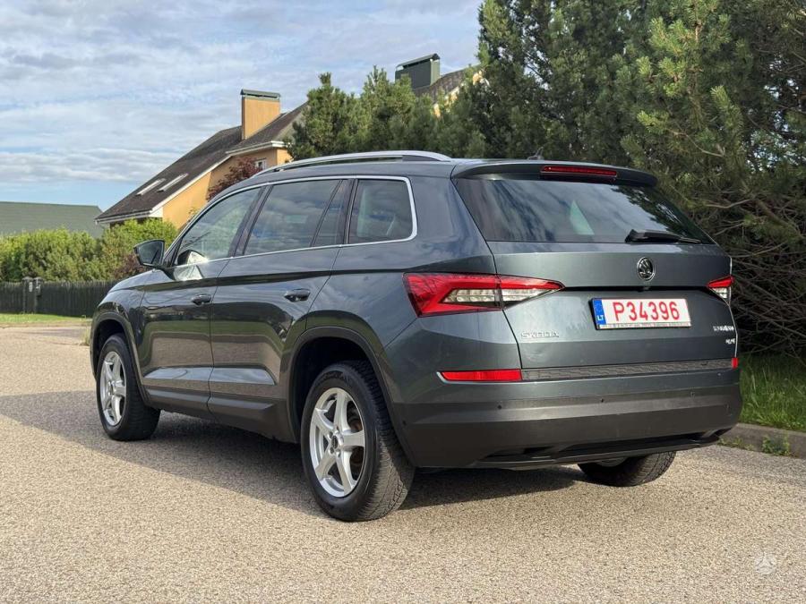 Pelēks Skoda Kodiaq 2019 Viļņa, ar dzinēja tilpumu 1.98 L un nobraukumu 177 tūkst. km par 22500 €, foto 5 vietnē AUTOMOTO.COM.LV