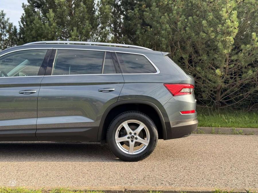 Pelēks Skoda Kodiaq 2019 Viļņa, ar dzinēja tilpumu 1.98 L un nobraukumu 177 tūkst. km par 22500 €, foto 12 vietnē AUTOMOTO.COM.LV