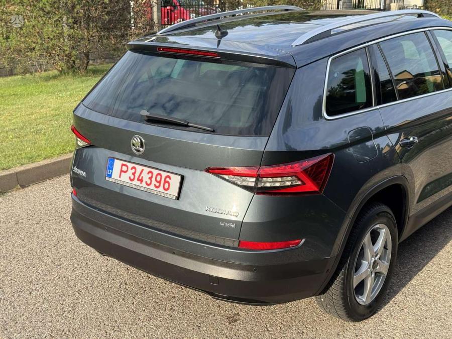 Pelēks Skoda Kodiaq 2019 Viļņa, ar dzinēja tilpumu 1.98 L un nobraukumu 177 tūkst. km par 22500 €, foto 14 vietnē AUTOMOTO.COM.LV