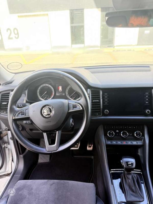 Pelēks Skoda Kodiaq 2019 Viļņa, ar dzinēja tilpumu 1.97 L un nobraukumu 262 tūkst. km par 16750 €, foto 9 vietnē AUTOMOTO.COM.LV