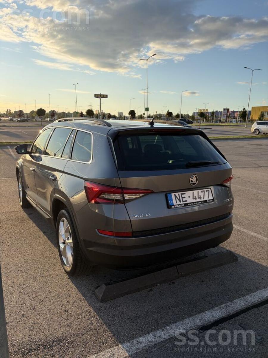 Pelēks Skoda Kodiaq 2019 Rīga, ar dzinēja tilpumu 2.00 L un nobraukumu 221 tūkst. km par 17500 €, foto 6 vietnē AUTOMOTO.COM.LV