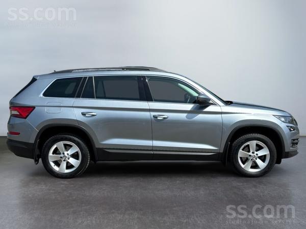Grey Skoda Kodiaq 2020 in Riga, with an engine capacity of 1.50 L and mileage of 71 thousand km for 20920 €, photo 6 on AUTOMOTO.COM.LV