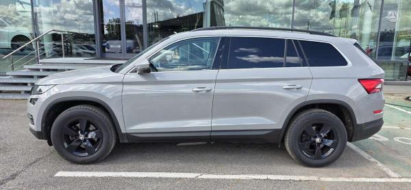 Grey Skoda Kodiaq 2020 in Vilnius, with an engine capacity of 1.50 L and mileage of 103 thousand km for 22980 €, photo 6 on AUTOMOTO.COM.LV