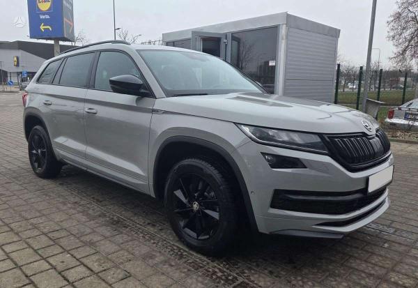 Grey Skoda Kodiaq 2020 in Kaunas, with an engine capacity of 1.97 L and mileage of 113 thousand km for 31300 €, photo 1 on AUTOMOTO.COM.LV