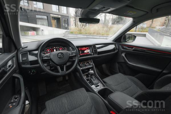 Pelēks Skoda Kodiaq 2020 Rīga, ar dzinēja tilpumu 2.00 L un nobraukumu 181 tūkst. km par 19400 €, foto 5 vietnē AUTOMOTO.COM.LV