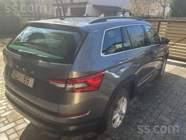 Grey Skoda Kodiaq 2020 in Jurmala, with an engine capacity of 1.50 L and mileage of 124 thousand km for 19490 €, photo 3 on AUTOMOTO.COM.LV