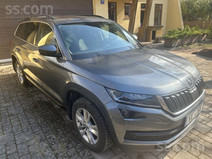 Grey Skoda Kodiaq 2020 in Jurmala, with an engine capacity of 1.50 L and mileage of 125 thousand km for 19490 €, photo 3 on AUTOMOTO.COM.LV