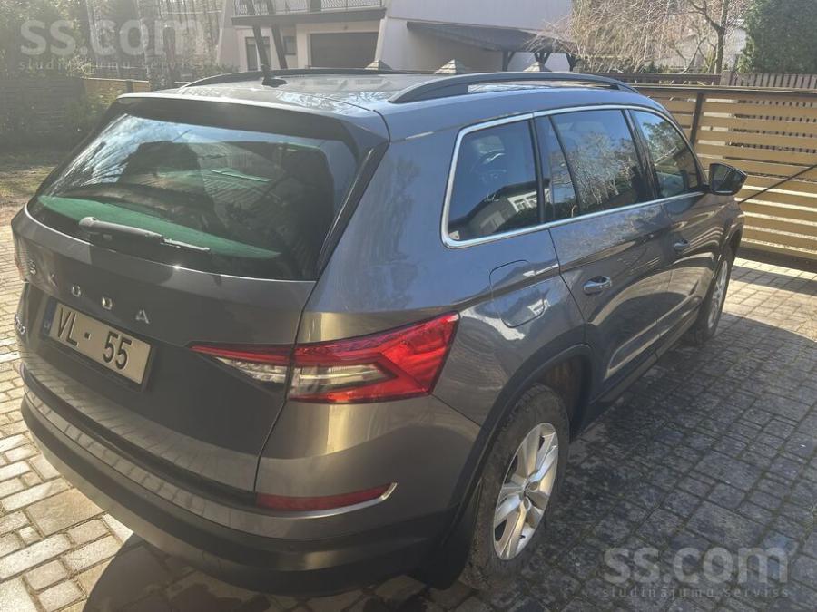 Grey Skoda Kodiaq 2020 in Jurmala, with an engine capacity of 1.50 L and mileage of 125 thousand km for 19490 €, photo 4 on AUTOMOTO.COM.LV