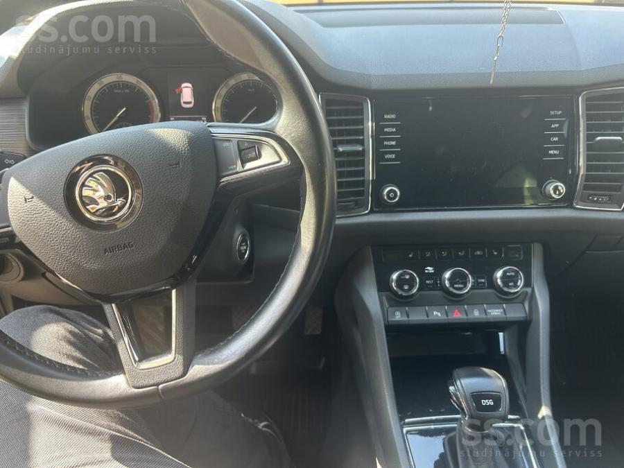Grey Skoda Kodiaq 2020 in Jurmala, with an engine capacity of 1.50 L and mileage of 125 thousand km for 19490 €, photo 8 on AUTOMOTO.COM.LV