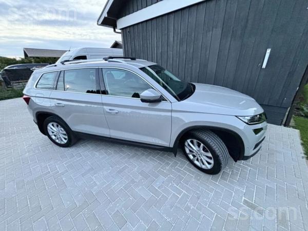Pelēks Skoda Kodiaq 2020 Rīga, ar dzinēja tilpumu 1.50 L un nobraukumu 200 tūkst. km par 20500 €, foto 1 vietnē AUTOMOTO.COM.LV