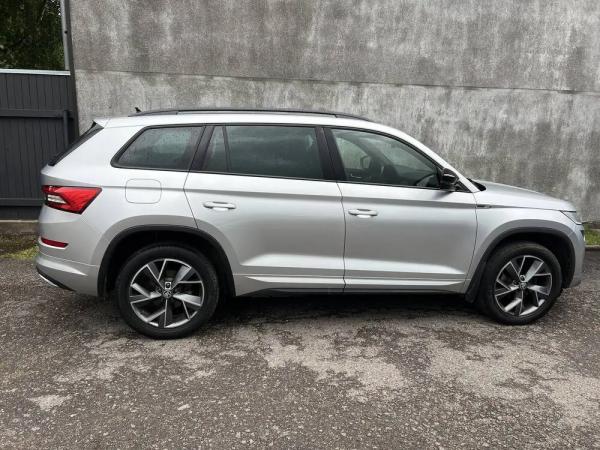 Grey Skoda Kodiaq 2020 in Liepaja, with an engine capacity of 1.50 L and mileage of 103 thousand km for 24950 €, photo 5 on AUTOMOTO.COM.LV