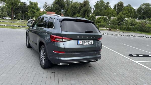 Pelēks Skoda Kodiaq 2020 Kauņa, ar dzinēja tilpumu 1.97 L un nobraukumu 350 tūkst. km par 17450 €, foto 10 vietnē AUTOMOTO.COM.LV