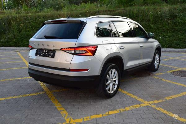 Pelēks Skoda Kodiaq 2020 Viļņa, ar dzinēja tilpumu 1.97 L un nobraukumu 293 tūkst. km par 17700 €, foto 7 vietnē AUTOMOTO.COM.LV