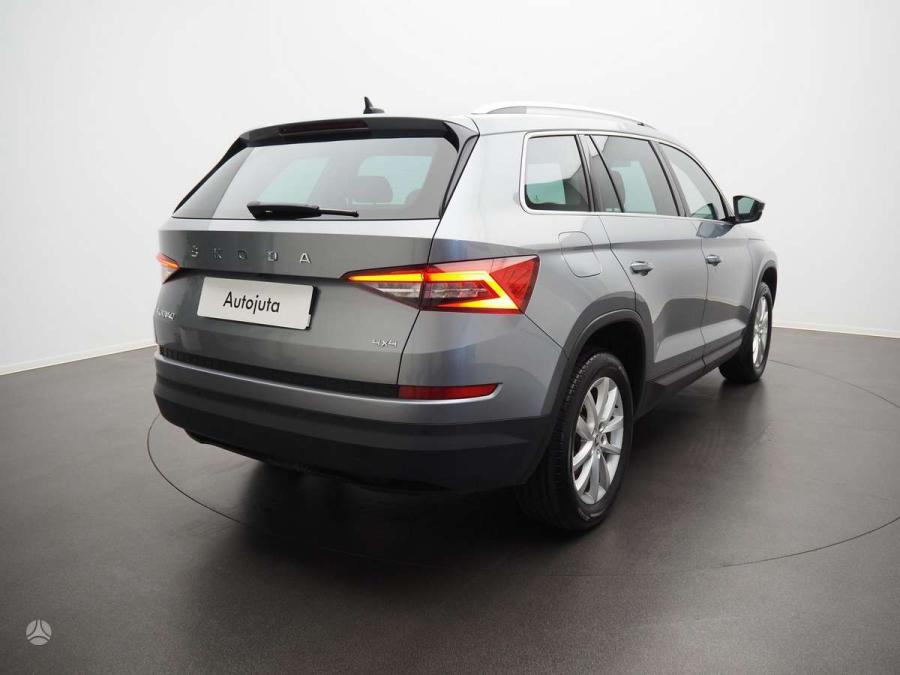 Grey Skoda Kodiaq 2020 in Vilnius, with an engine capacity of 1.98 L and mileage of 140 thousand km for 23000 €, photo 5 on AUTOMOTO.COM.LV