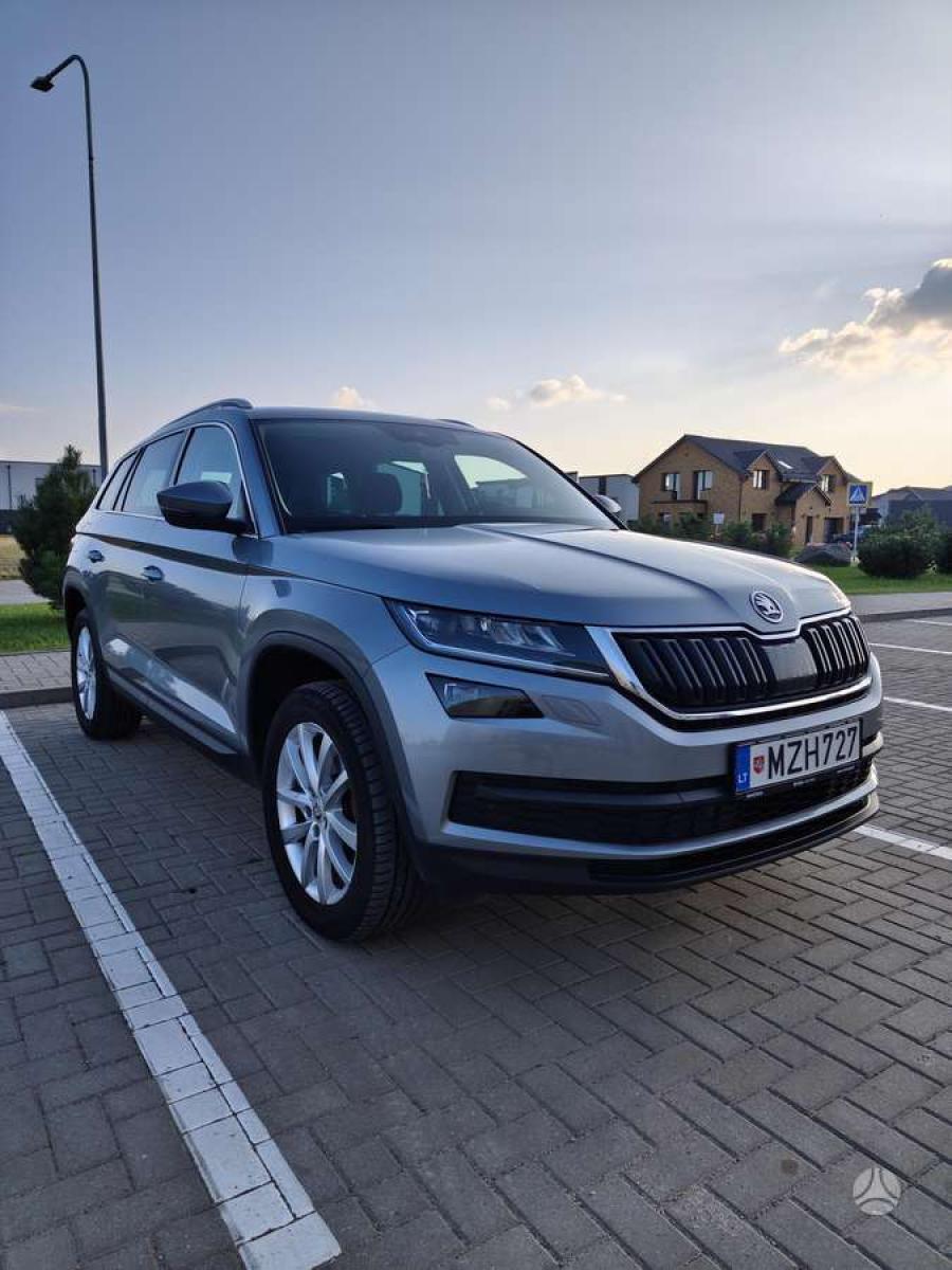Grey Skoda Kodiaq 2020 in Kaunas, with an engine capacity of 1.97 L and mileage of 211 thousand km for 19499 €, photo 3 on AUTOMOTO.COM.LV