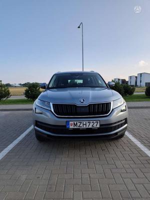 Grey Skoda Kodiaq 2020 in Kaunas, with an engine capacity of 1.97 L and mileage of 211 thousand km for 19499 €, photo 4 on AUTOMOTO.COM.LV