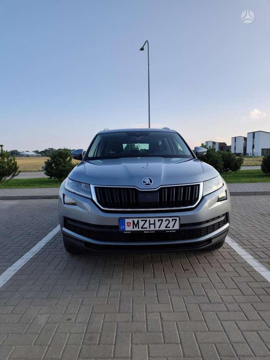 Grey Skoda Kodiaq 2020 in Kaunas, with an engine capacity of 1.97 L and mileage of 211 thousand km for 19499 €, photo 4 on AUTOMOTO.COM.LV
