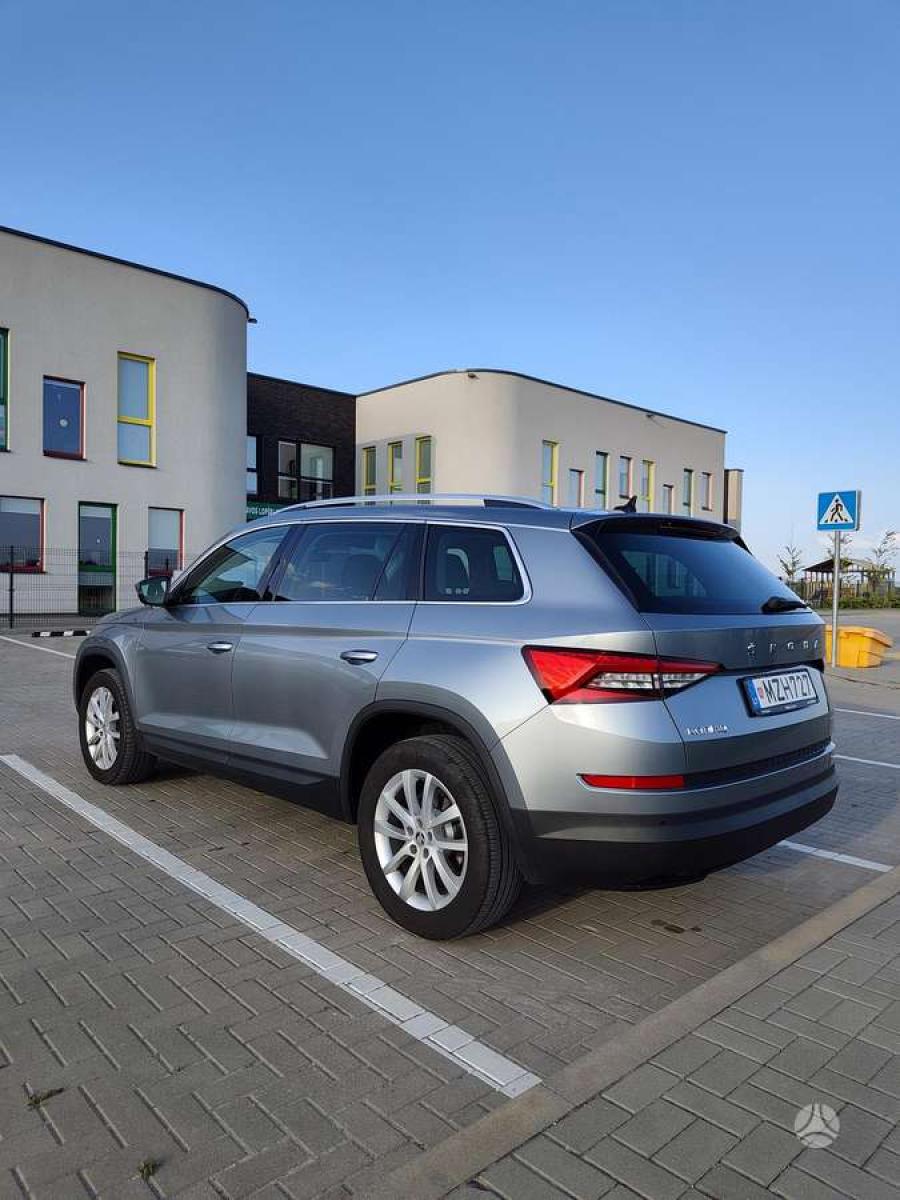 Grey Skoda Kodiaq 2020 in Kaunas, with an engine capacity of 1.97 L and mileage of 211 thousand km for 19499 €, photo 5 on AUTOMOTO.COM.LV