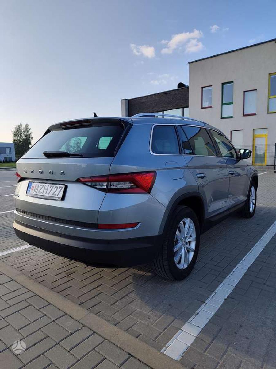 Grey Skoda Kodiaq 2020 in Kaunas, with an engine capacity of 1.97 L and mileage of 211 thousand km for 19499 €, photo 6 on AUTOMOTO.COM.LV