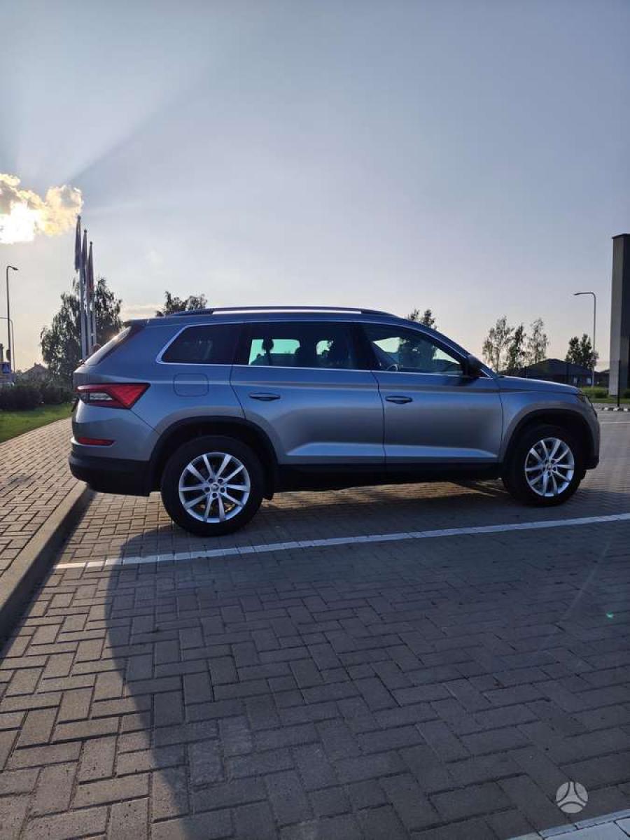 Grey Skoda Kodiaq 2020 in Kaunas, with an engine capacity of 1.97 L and mileage of 211 thousand km for 19499 €, photo 8 on AUTOMOTO.COM.LV