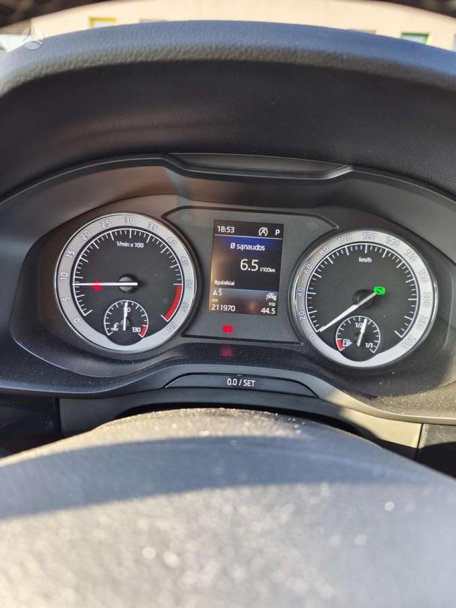 Grey Skoda Kodiaq 2020 in Kaunas, with an engine capacity of 1.97 L and mileage of 211 thousand km for 19499 €, photo 18 on AUTOMOTO.COM.LV