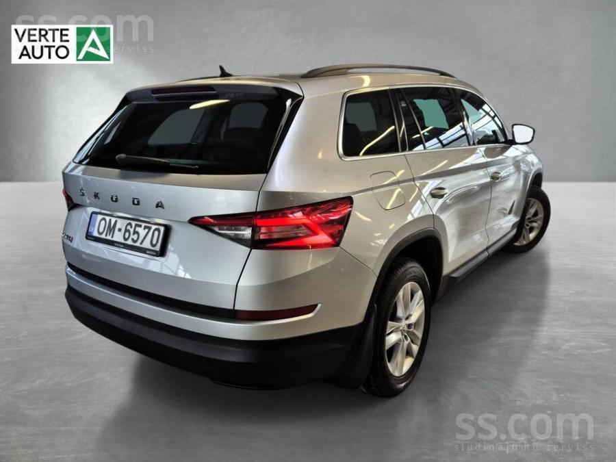Pelēks Skoda Kodiaq 2020 Rīga, ar dzinēja tilpumu 1.50 L un nobraukumu 74 tūkst. km par 24490 €, foto 5 vietnē AUTOMOTO.COM.LV