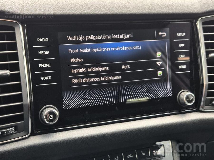 Pelēks Skoda Kodiaq 2020 Rīga, ar dzinēja tilpumu 1.50 L un nobraukumu 74 tūkst. km par 24490 €, foto 20 vietnē AUTOMOTO.COM.LV
