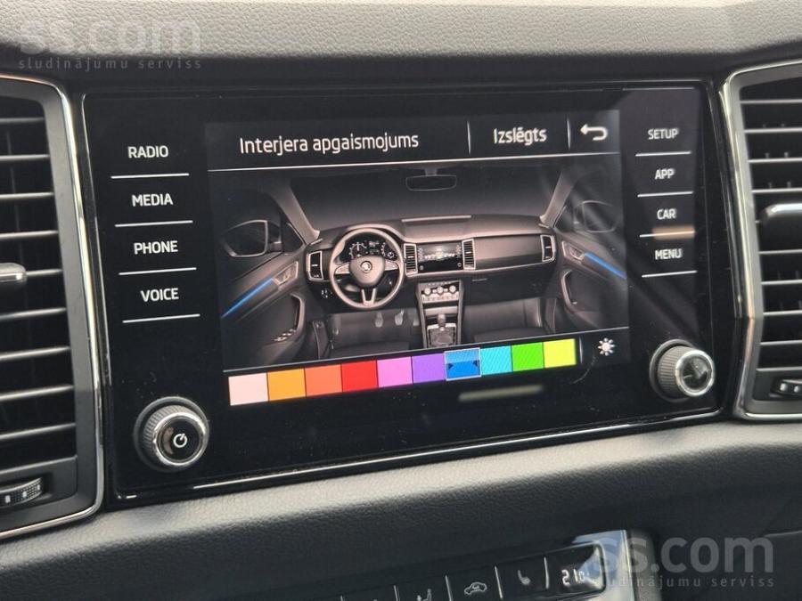 Pelēks Skoda Kodiaq 2020 Rīga, ar dzinēja tilpumu 1.50 L un nobraukumu 74 tūkst. km par 24490 €, foto 21 vietnē AUTOMOTO.COM.LV