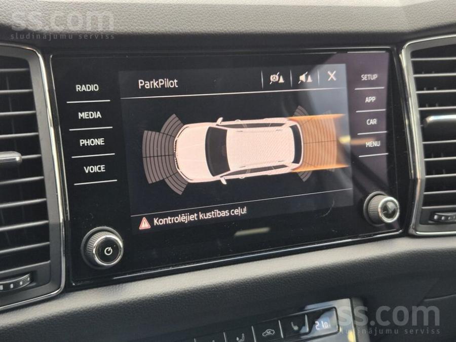 Pelēks Skoda Kodiaq 2020 Rīga, ar dzinēja tilpumu 1.50 L un nobraukumu 74 tūkst. km par 24490 €, foto 22 vietnē AUTOMOTO.COM.LV