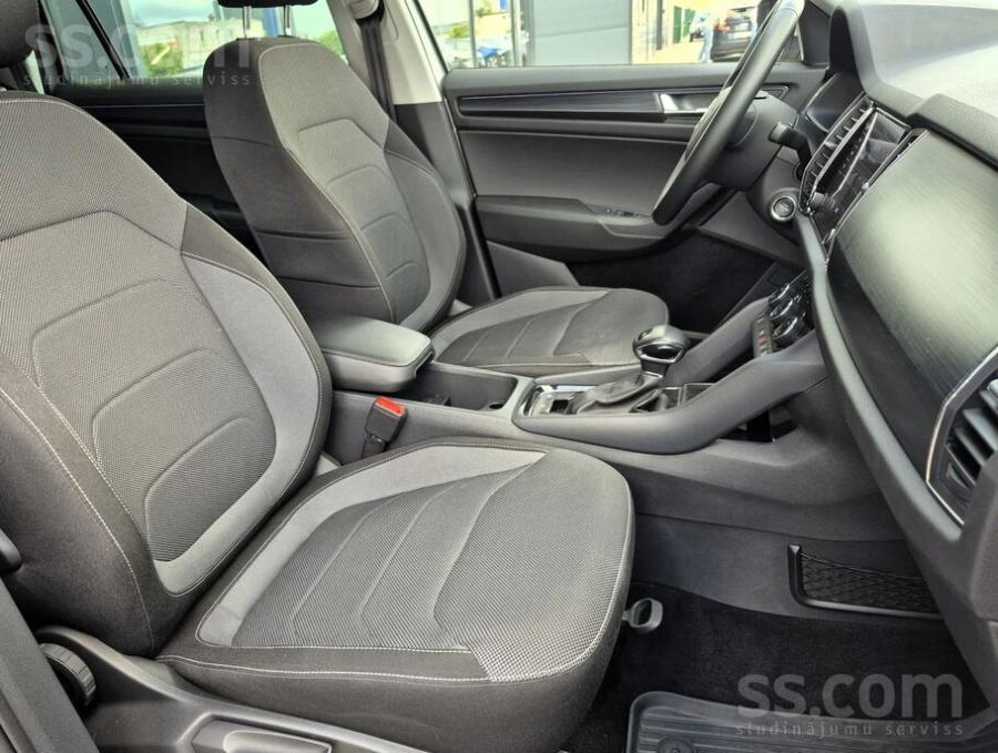 Pelēks Skoda Kodiaq 2020 Rīga, ar dzinēja tilpumu 1.50 L un nobraukumu 74 tūkst. km par 24490 €, foto 23 vietnē AUTOMOTO.COM.LV