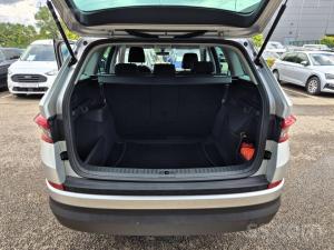 Pelēks Skoda Kodiaq 2020 Rīga, ar dzinēja tilpumu 1.50 L un nobraukumu 74 tūkst. km par 24490 €, foto 25 vietnē AUTOMOTO.COM.LV