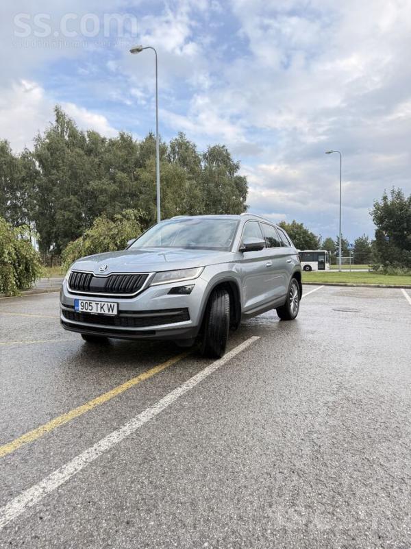 Skoda Kodiaq 2020 in Tallinn on AUTOMOTO.COM.LV Grey Skoda Kodiaq 2020 in Tallinn, with an engine capacity of 2.00 L and mileage of 173 thousand km for 22000 €, photo 1 on AUTOMOTO.COM.LV