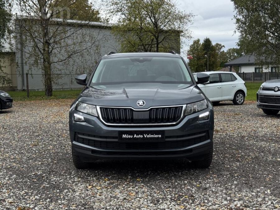 Grey Skoda Kodiaq 2020 in Valmiera, with an engine capacity of 2.00 L and mileage of 219 thousand km for 17400 €, photo 3 on AUTOMOTO.COM.LV