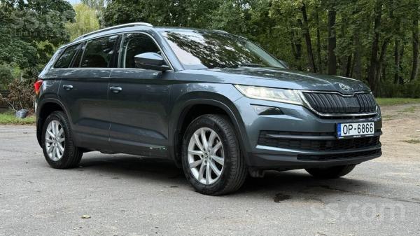 Grey Skoda Kodiaq 2020 in Riga, with an engine capacity of 2.00 L and mileage of 174 thousand km for 19600 €, photo 5 on AUTOMOTO.COM.LV