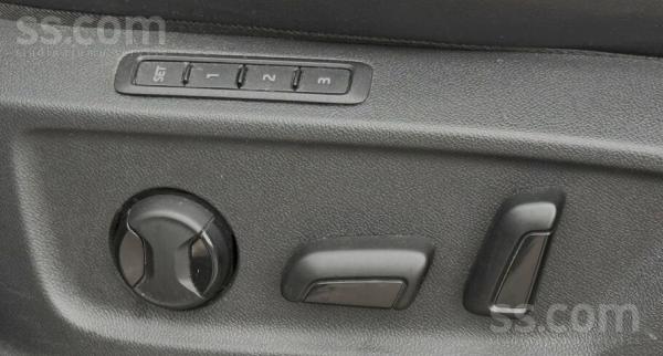 Grey Skoda Kodiaq 2020 in Riga, with an engine capacity of 2.00 L and mileage of 174 thousand km for 19600 €, photo 9 on AUTOMOTO.COM.LV