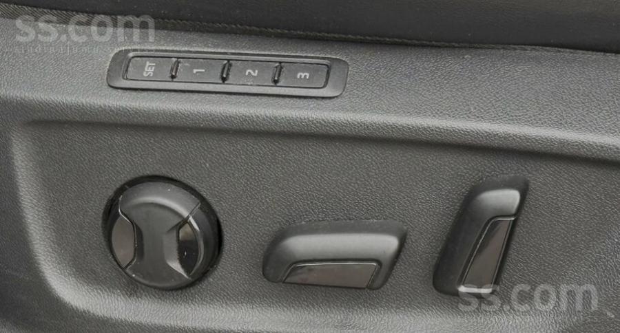 Grey Skoda Kodiaq 2020 in Riga, with an engine capacity of 2.00 L and mileage of 174 thousand km for 19600 €, photo 9 on AUTOMOTO.COM.LV