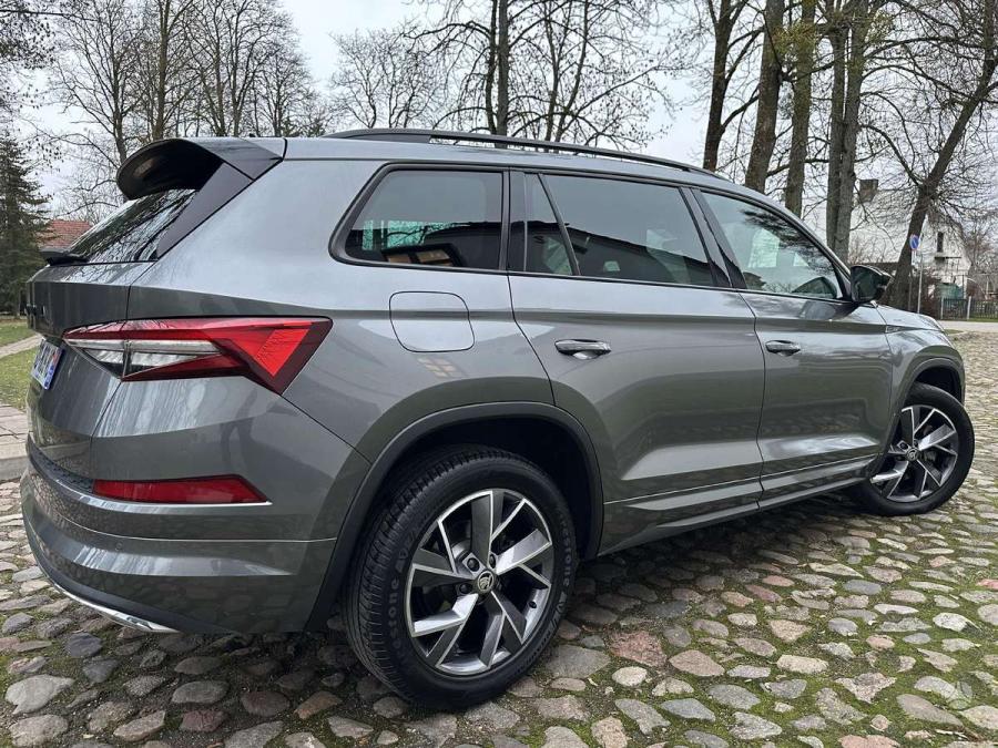 Pelēks Skoda Kodiaq 2021 Kauņa, ar dzinēja tilpumu 1.97 L un nobraukumu 250 tūkst. km par 25398 €, foto 3 vietnē AUTOMOTO.COM.LV