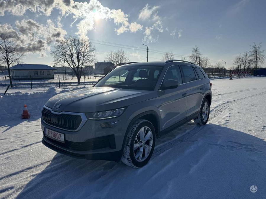 Grey Skoda Kodiaq 2021 in Utena, with an engine capacity of 1.97 L and mileage of 91 thousand km for 27000 €, photo 2 on AUTOMOTO.COM.LV